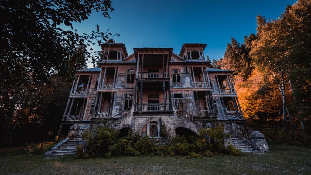 Haunted Sites in Michigan: Ultimate Guide to the Most Frightening Sites ...